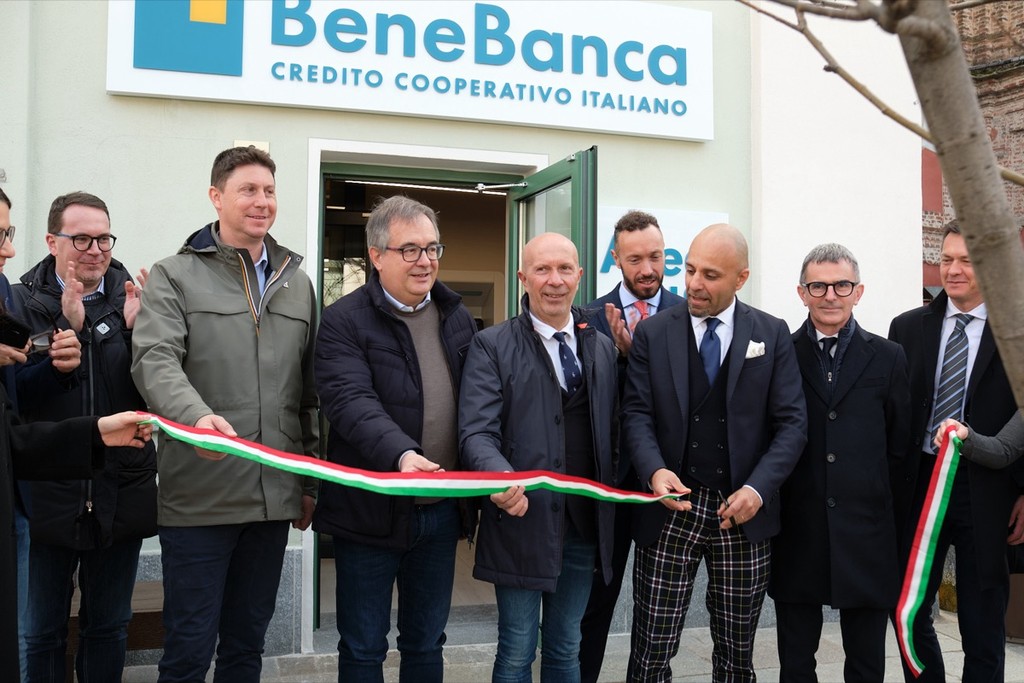Inaugurata a Venasca la nuova filiale di Bene Banca - BENE BANCA ...